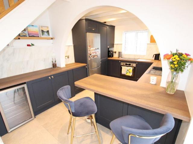 2 bedroom detached house for sale