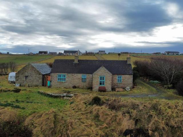 2 bedroom detached house for sale