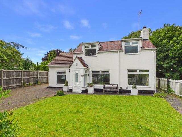 2 bedroom detached house for sale