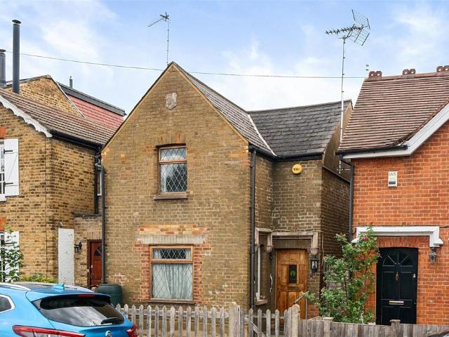 2 bedroom detached house for sale