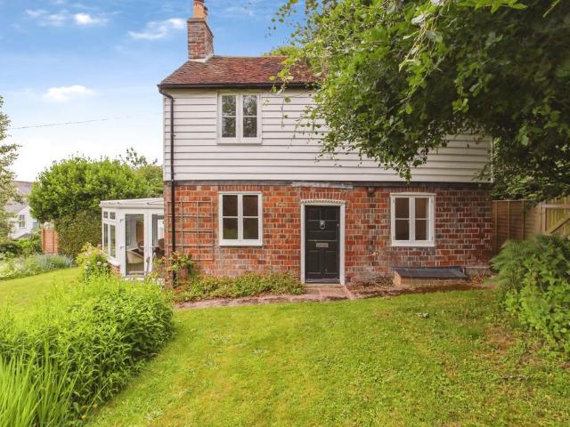 2 bedroom detached house for sale