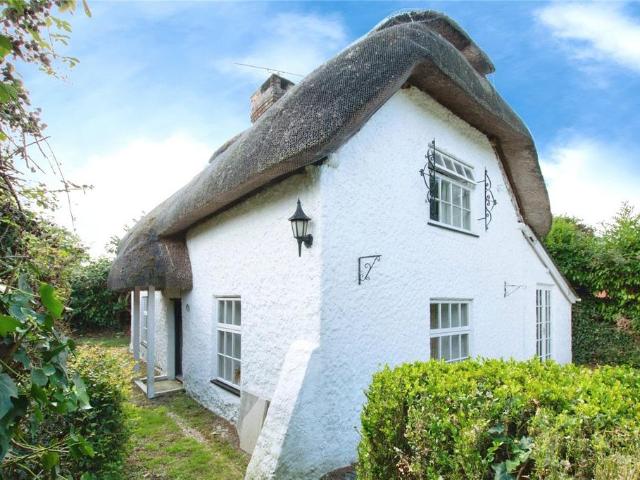 2 bedroom detached house for sale