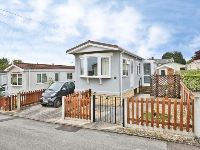 2 bedroom detached house for sale