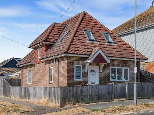 2 bedroom detached house for sale
