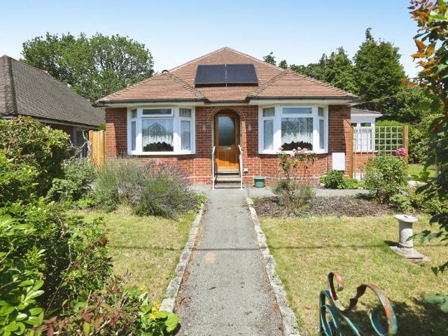2 bedroom detached house for sale