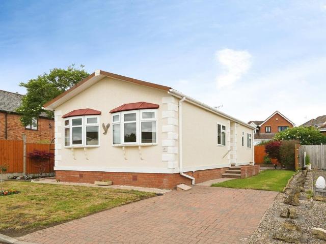 2 bedroom detached house for sale