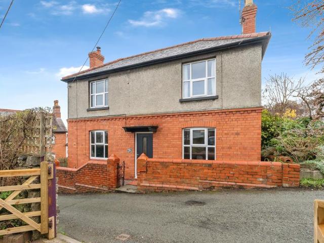 2 bedroom detached house for sale