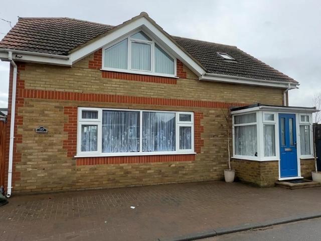 2 bedroom detached house for sale
