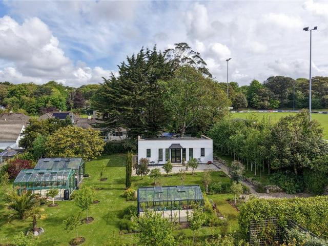 2 bedroom detached house for sale