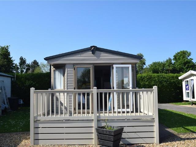 2 bedroom detached house for sale
