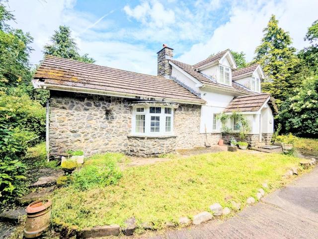 2 bedroom detached house for sale