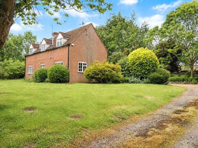 2 bedroom detached house for sale
