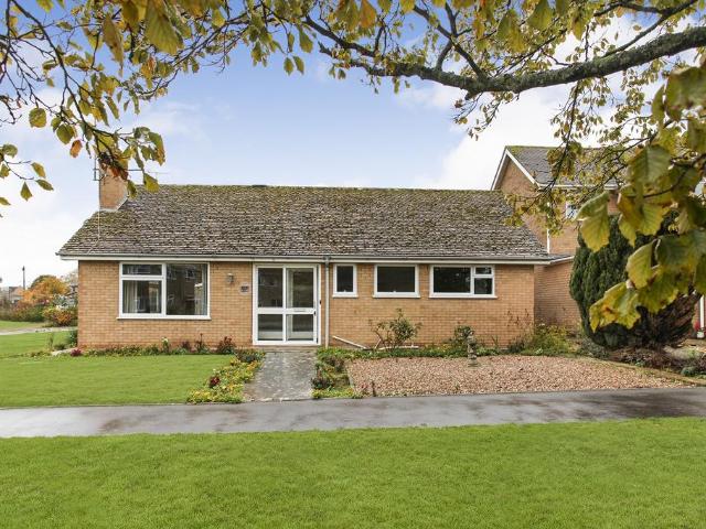 2 bedroom detached house for sale