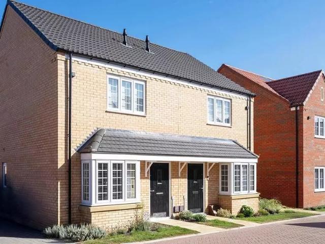 2 bedroom detached house for sale
