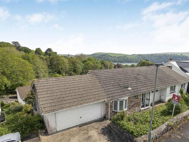 2 bedroom detached house for sale
