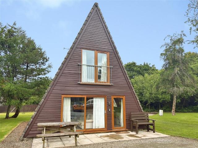 2 bedroom detached house for sale