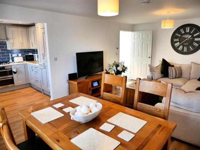 2 bedroom detached house for sale