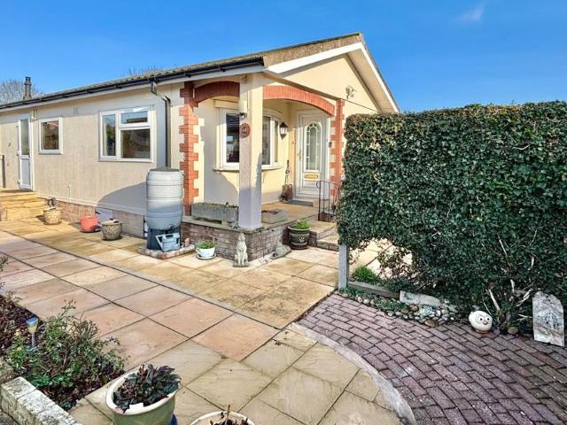 2 bedroom detached house for sale