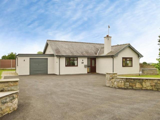 2 bedroom detached house for sale