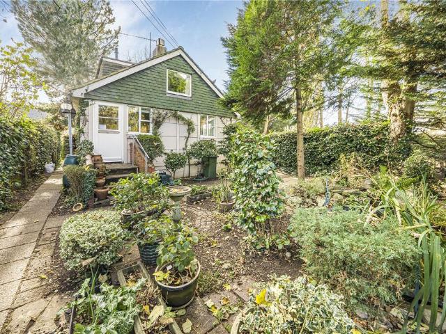 2 bedroom detached house for sale