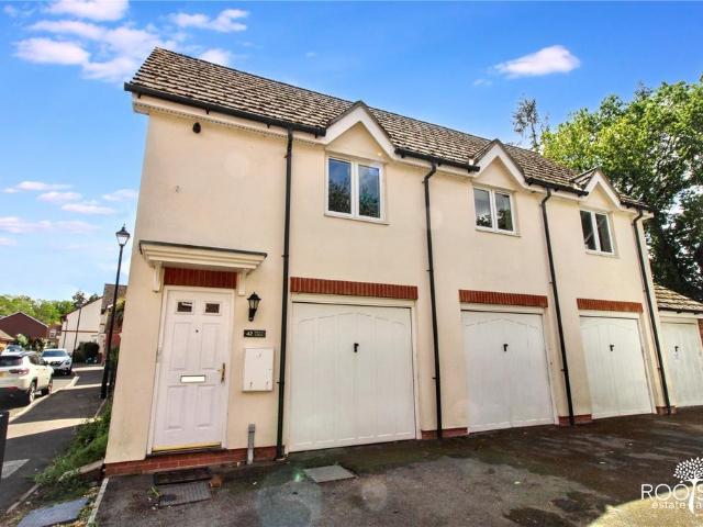 2 bedroom detached house for sale