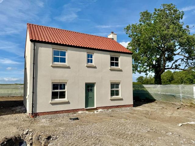 2 bedroom detached house for sale