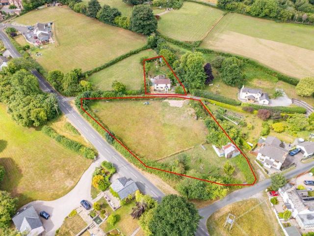 2 bedroom detached house for sale