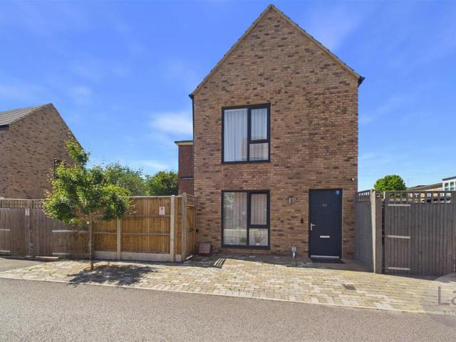 2 bedroom detached house for sale