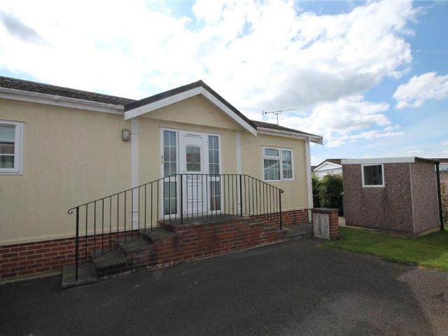 2 bedroom detached house for sale