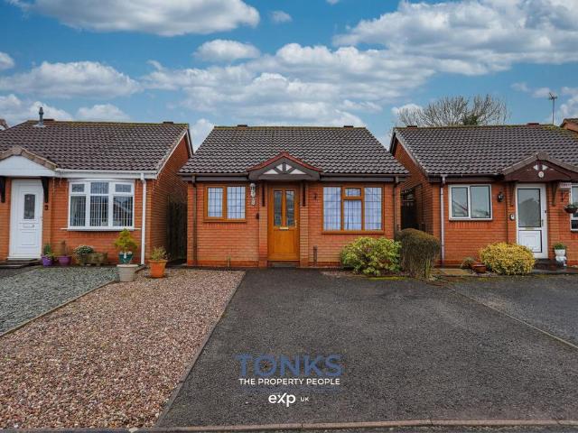 2 bedroom detached house for sale