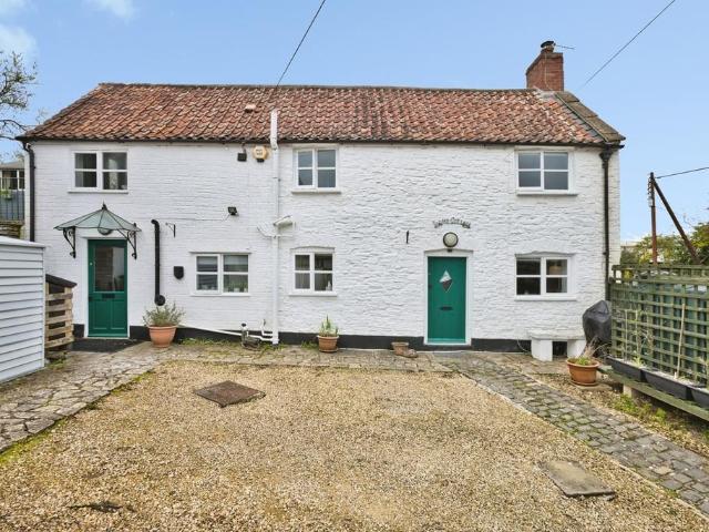 2 bedroom detached house for sale