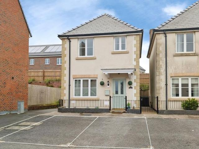 2 bedroom detached house for sale
