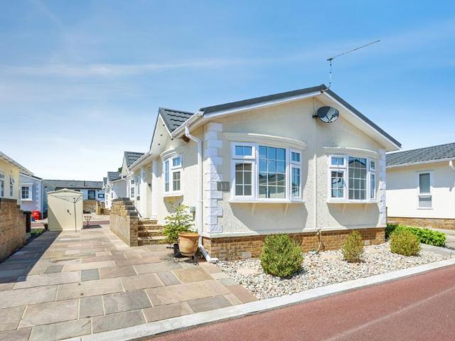 2 bedroom detached house for sale