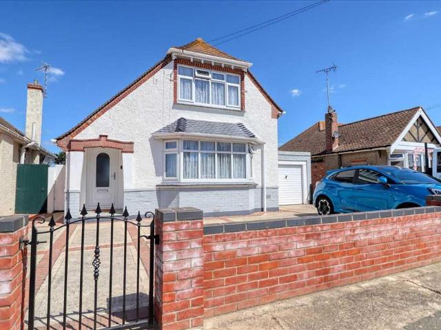 2 bedroom detached house for sale