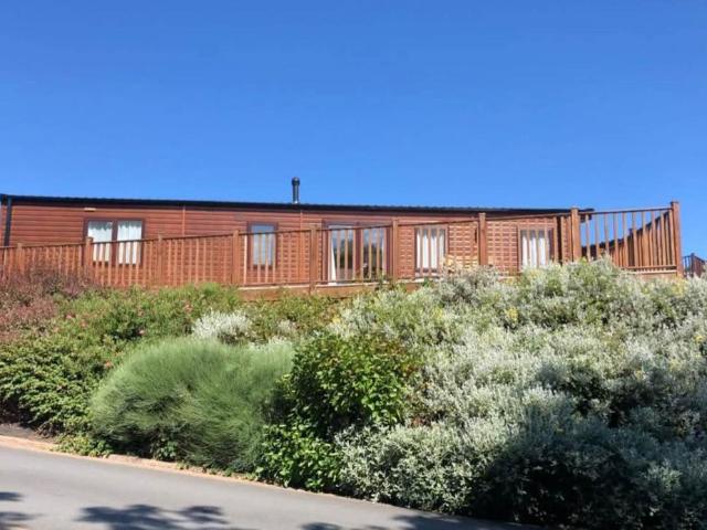 2 bedroom detached house for sale