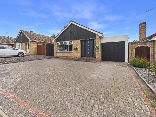 2 bedroom detached house for sale