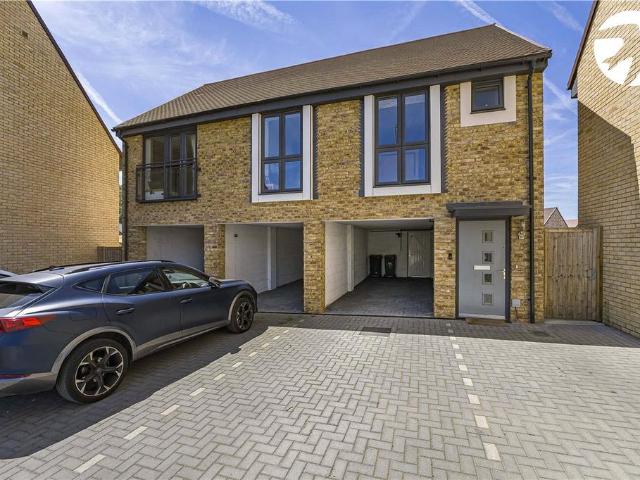 2 bedroom detached house for sale