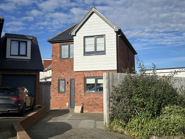 2 bedroom detached house for sale