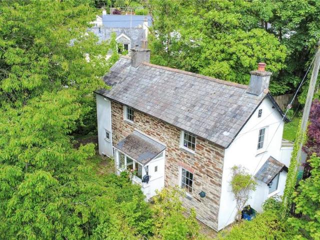 2 bedroom detached house for sale