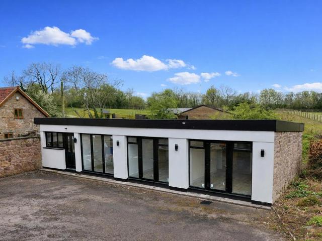 2 bedroom detached house for sale