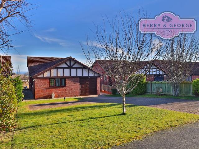 2 bedroom detached house for sale