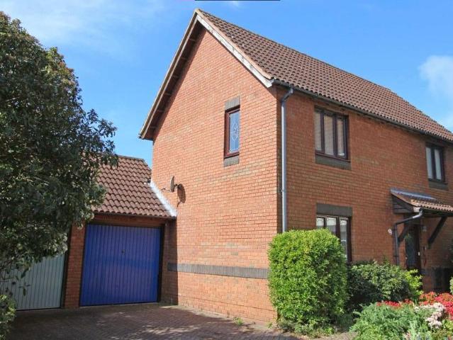 2 bedroom detached house for sale