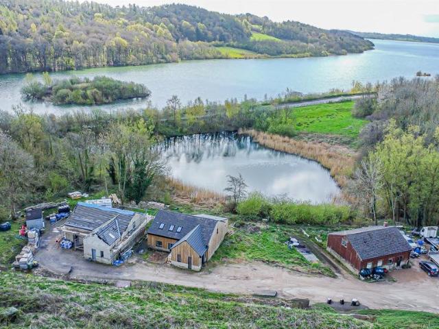 2 bedroom detached house for sale