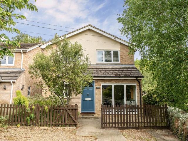 2 bedroom detached house for sale