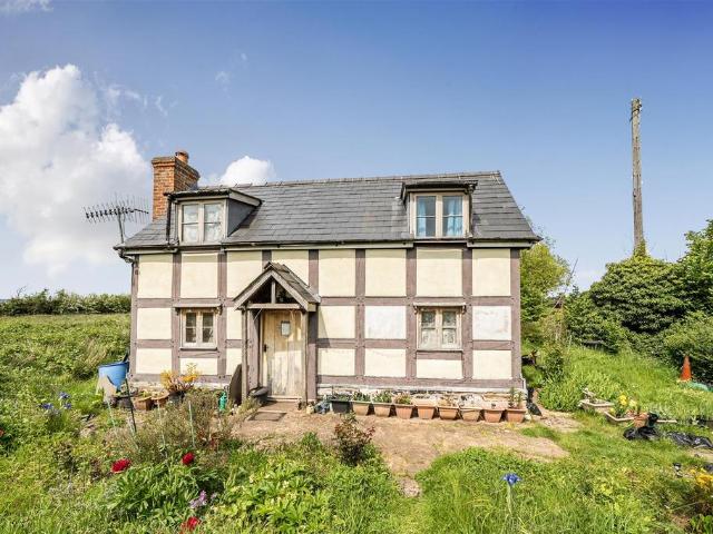 2 bedroom detached house for sale