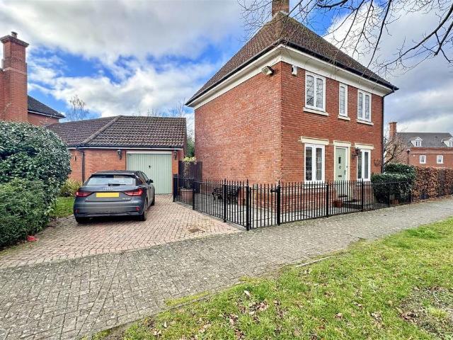 2 bedroom detached house for sale