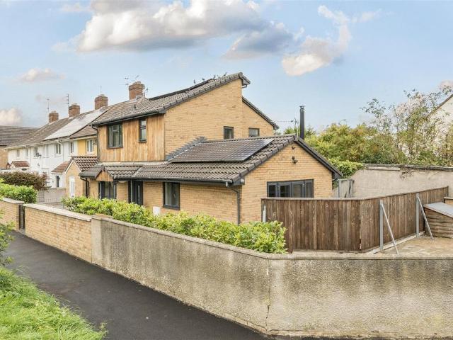 2 bedroom detached house for sale