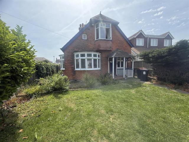2 bedroom detached house for sale