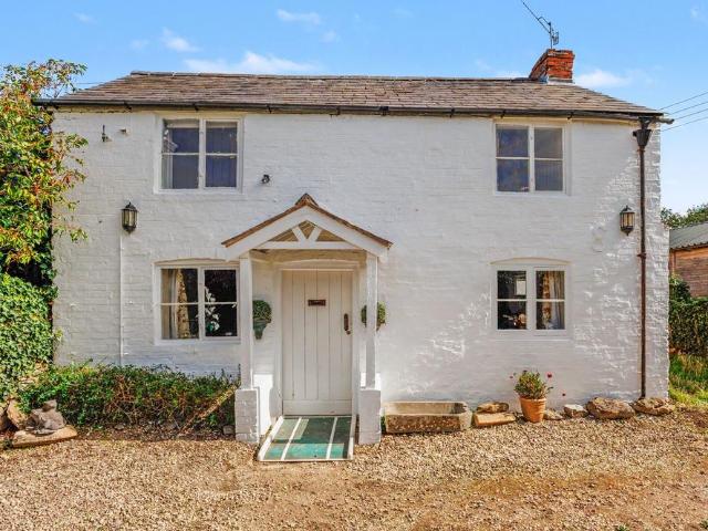 2 bedroom detached house for sale