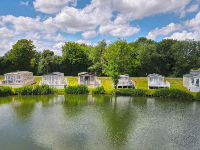 2 bedroom detached house for sale